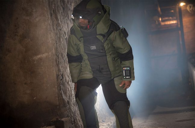 EOD 10 Bomb Suit and Helmet Ensemble | EPE